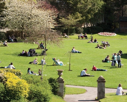 Brightwells Yard | New Homes in Farnham | Crest Nicholson