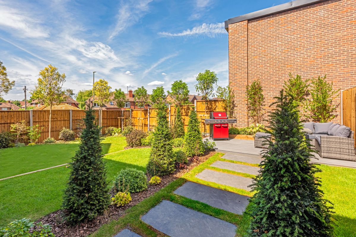 Home 65: The Redgrave | Catteshall Court | Crest Nicholson