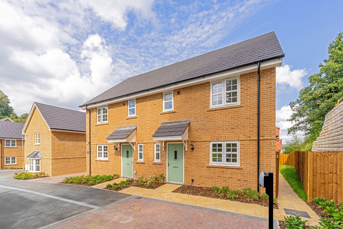 Home 65: The Redgrave | Catteshall Court | Crest Nicholson